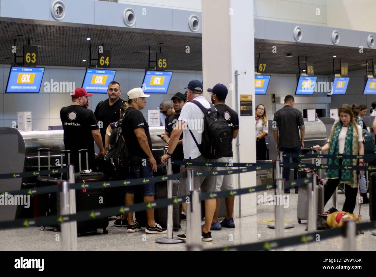 PE - RECIFE - 12/31/2023 - RECIFE, AIRPORT HANDLING - Passengers ...