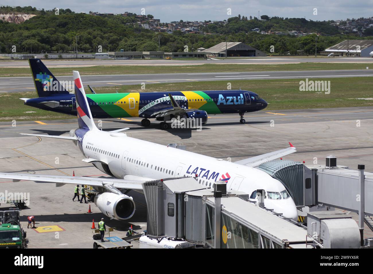 PE - RECIFE - 12/31/2023 - RECIFE, AIRPORT MOVEMENT - View of aircraft ...
