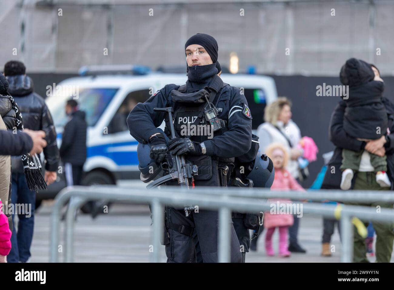 Cologne, Germany. 31st Dec, 2023. Before the end-of-year pontifical ...