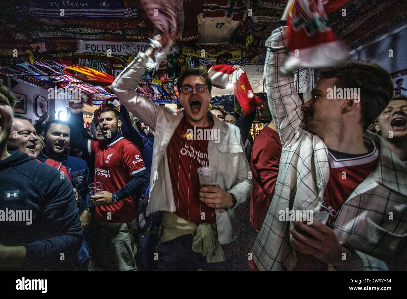 Football fans inside The Albert pub Anfield Liverpool England Stock ...