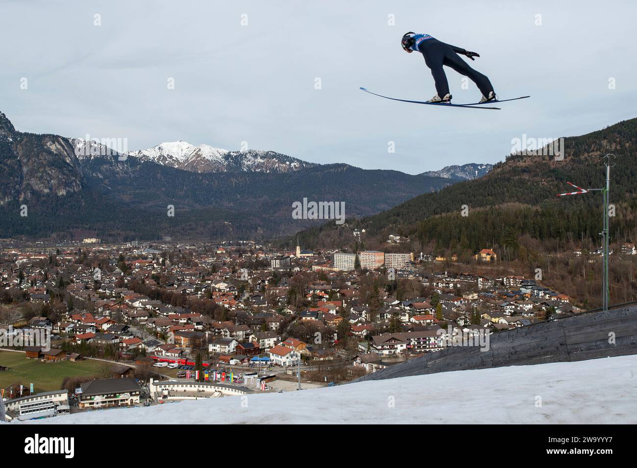 Luca Roth (Deutschland, SV Messstetten) vor Alpenkulisse im ...