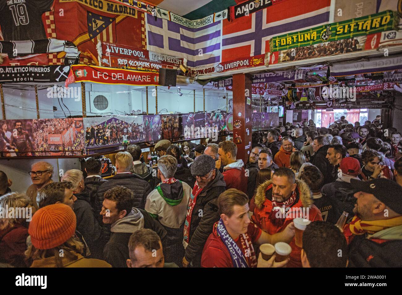 Liverpool fans at the Albert Pub in Anfield Stock Photo - Alamy
