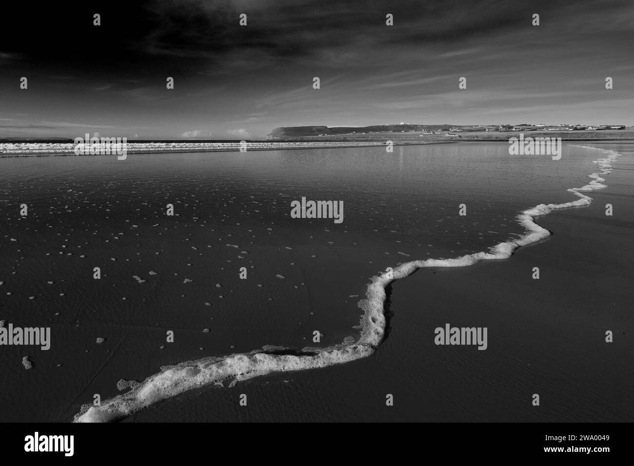 Dunnet head and lighthouse Black and White Stock Photos & Images - Alamy