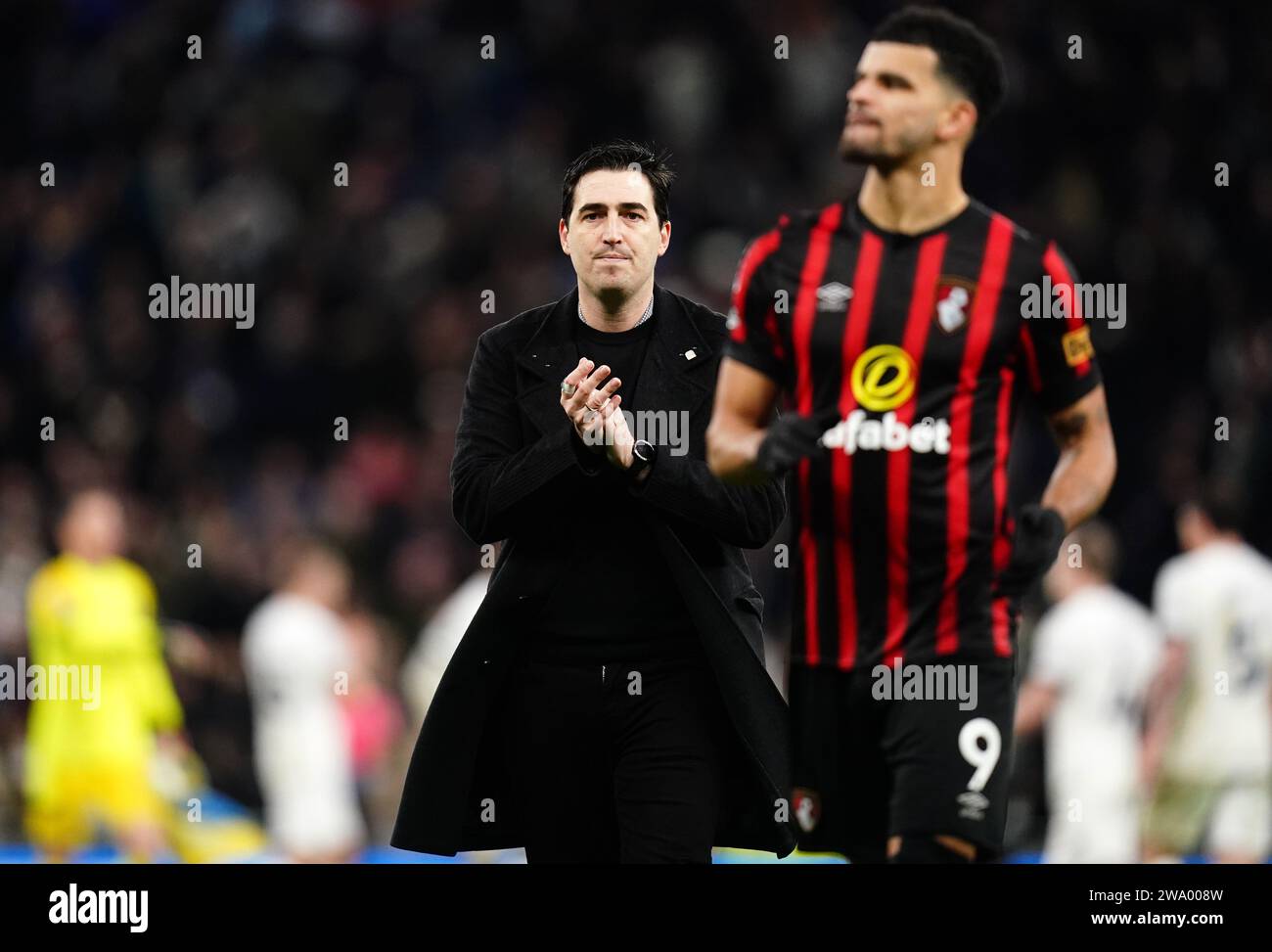 Bournemouth manager Andoni Iraola applauds the fans following the ...