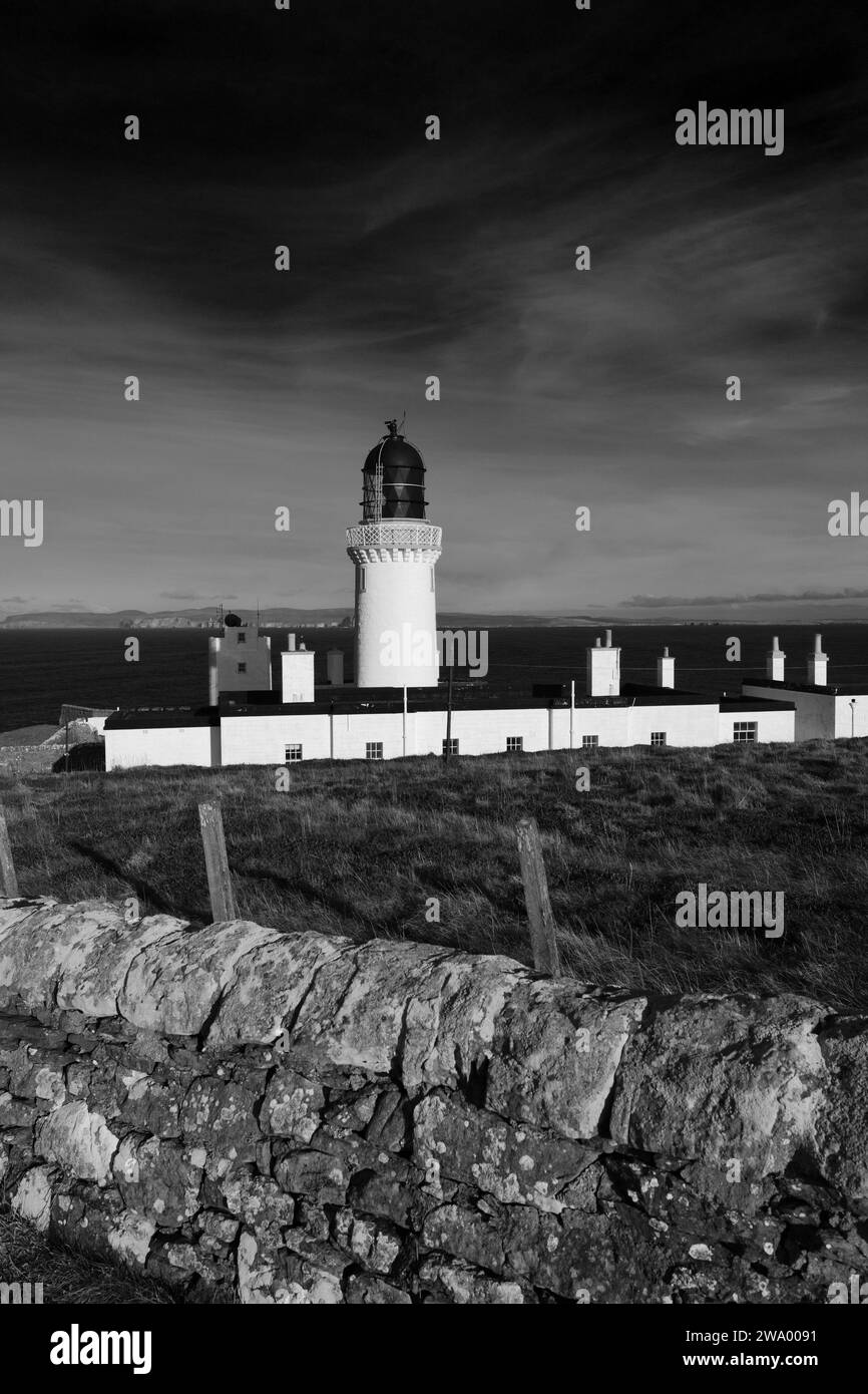 Dunnet head and lighthouse Black and White Stock Photos & Images - Alamy