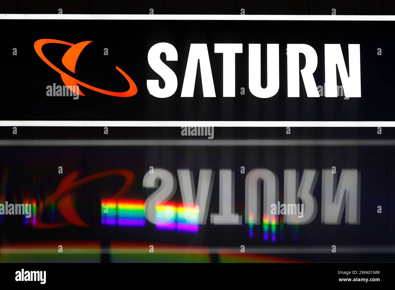 Eine Filiale von Saturn in der Schildergasse in Köln. Themenbild, Symbolbild Köln, 30.12.2023 ...