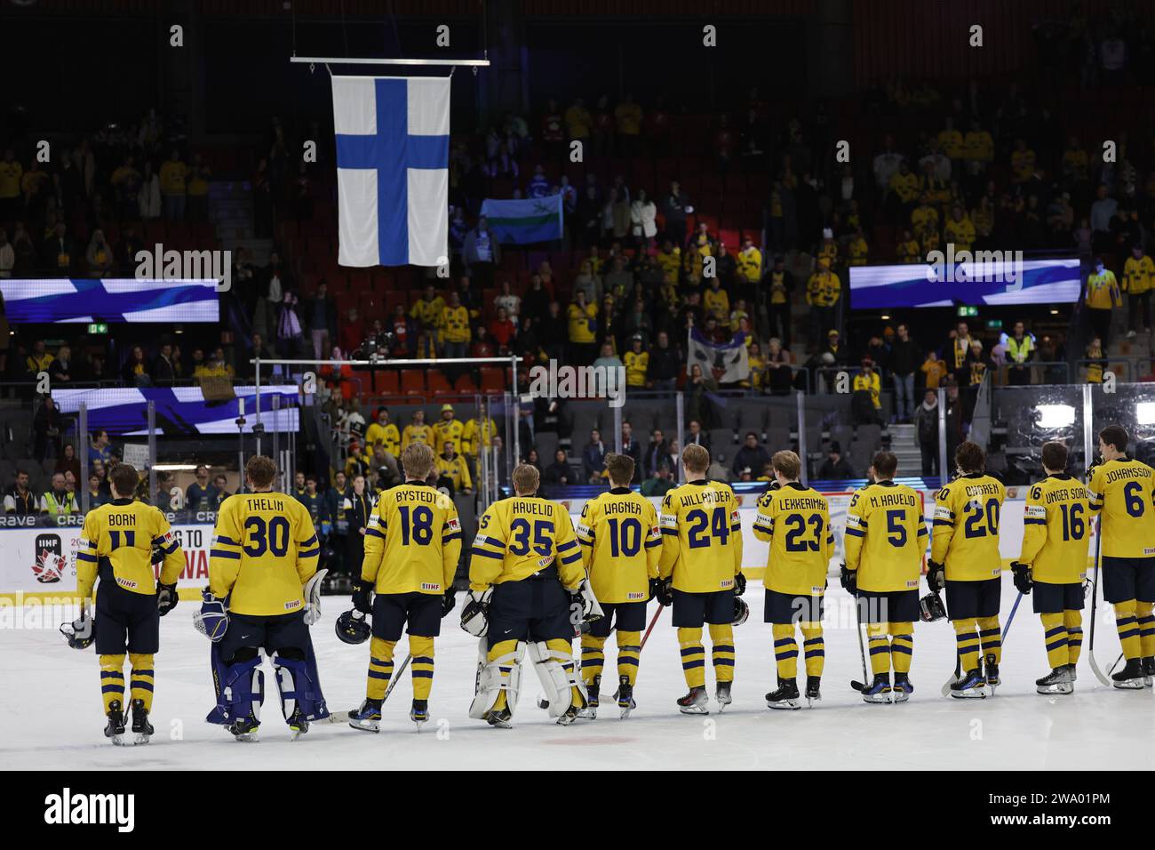 Sweden's team after losing with 4-5 during the IIHF World Junior ...