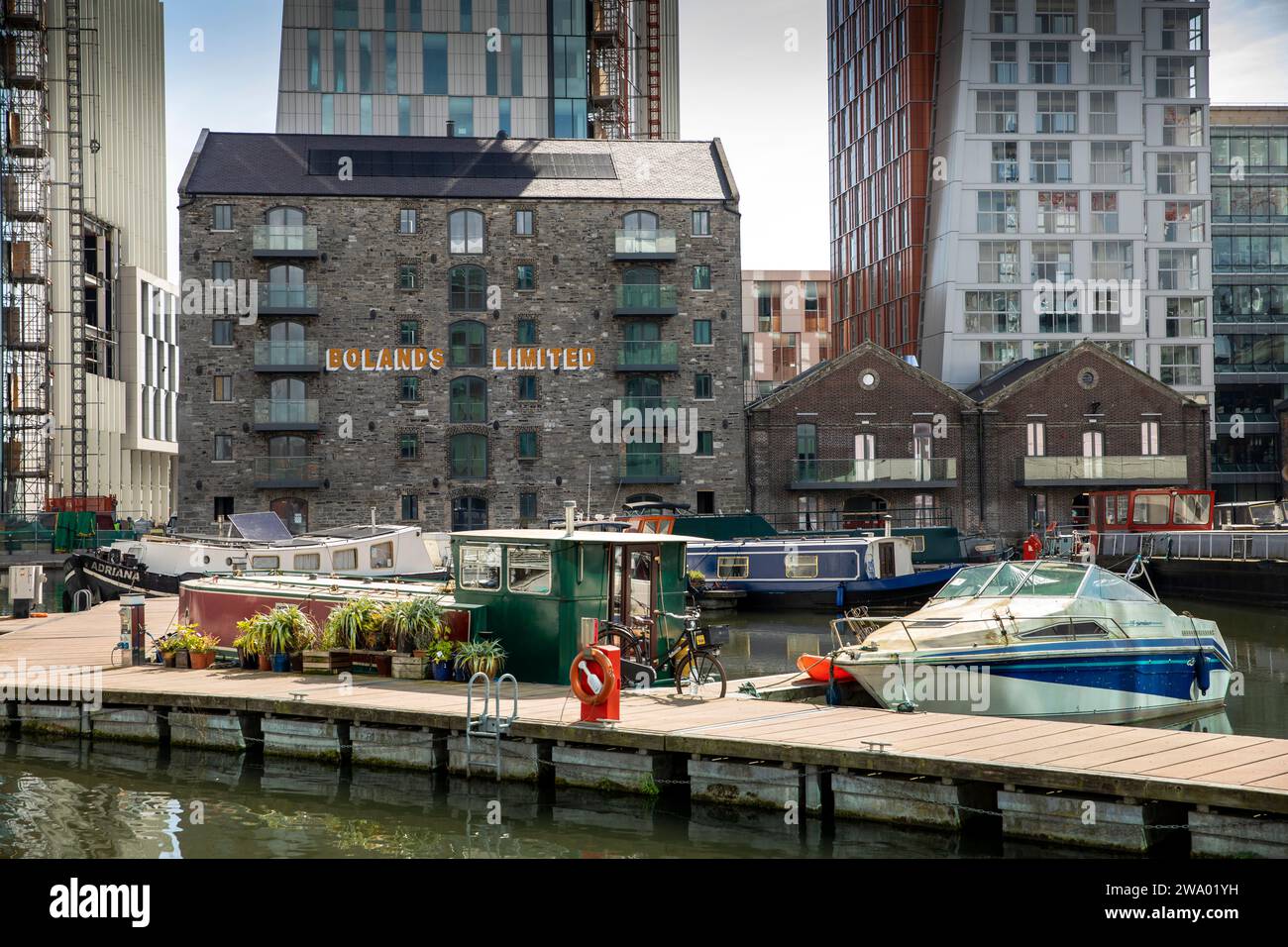 Old dockside hi-res stock photography and images - Alamy