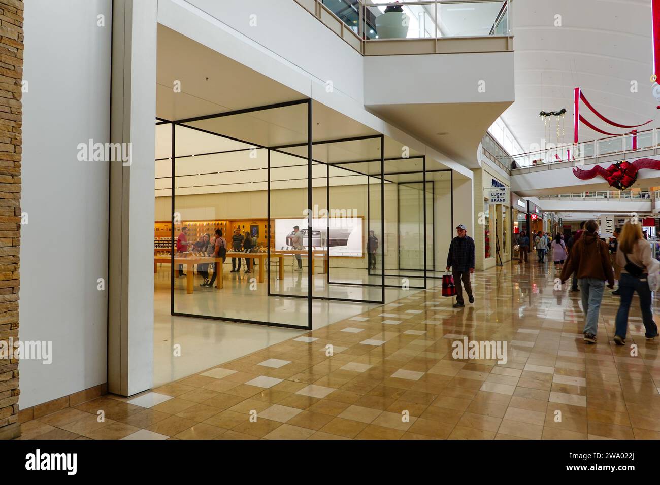 Chandler fashion center hi-res stock photography and images - Alamy