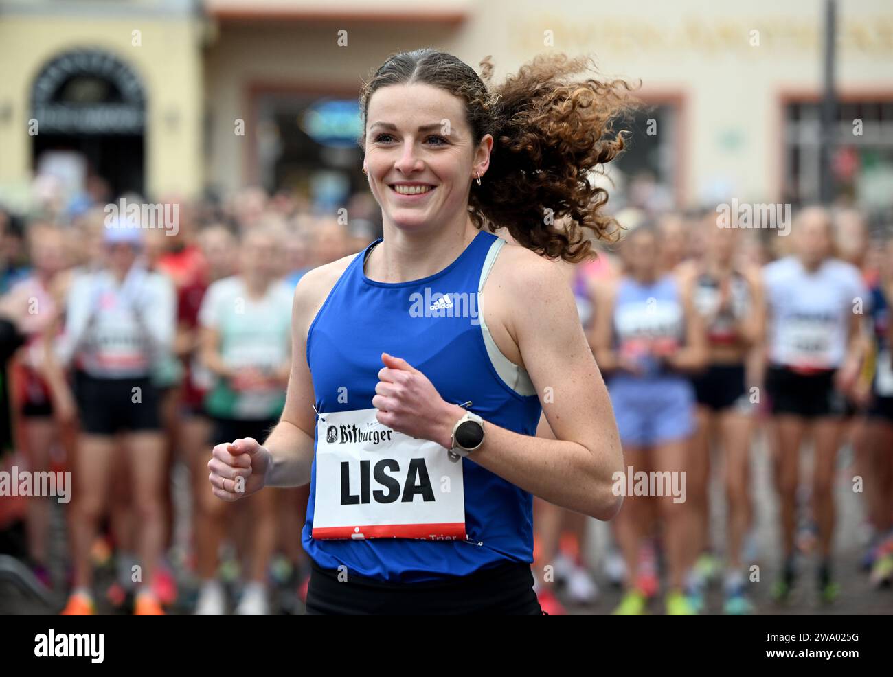 Trier, Germany. 31st Dec, 2023. Lisa Rooma (Belgium) greets the crowd ...