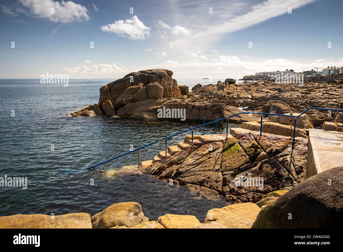 Ireland, Dublin, Sandycove, Fortyfoot sea bathing steps Stock Photo - Alamy