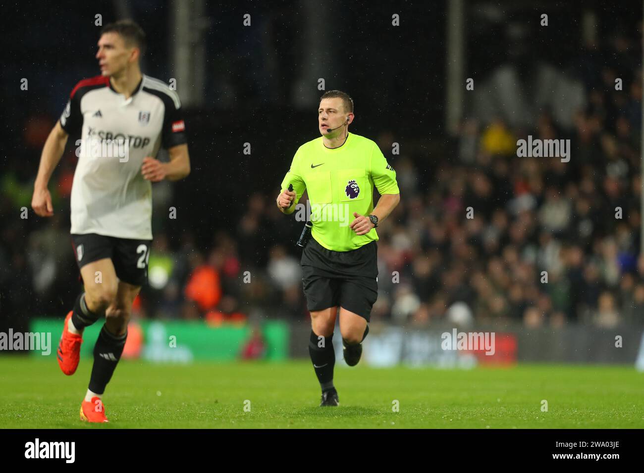 Josh smith referee hi-res stock photography and images - Alamy