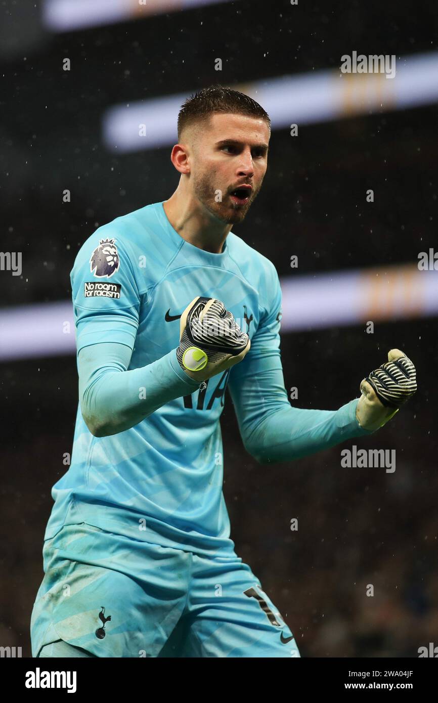 London, UK. 31st Dec, 2023. Tottenham Hotspur Goalkeeper Guglielmo ...