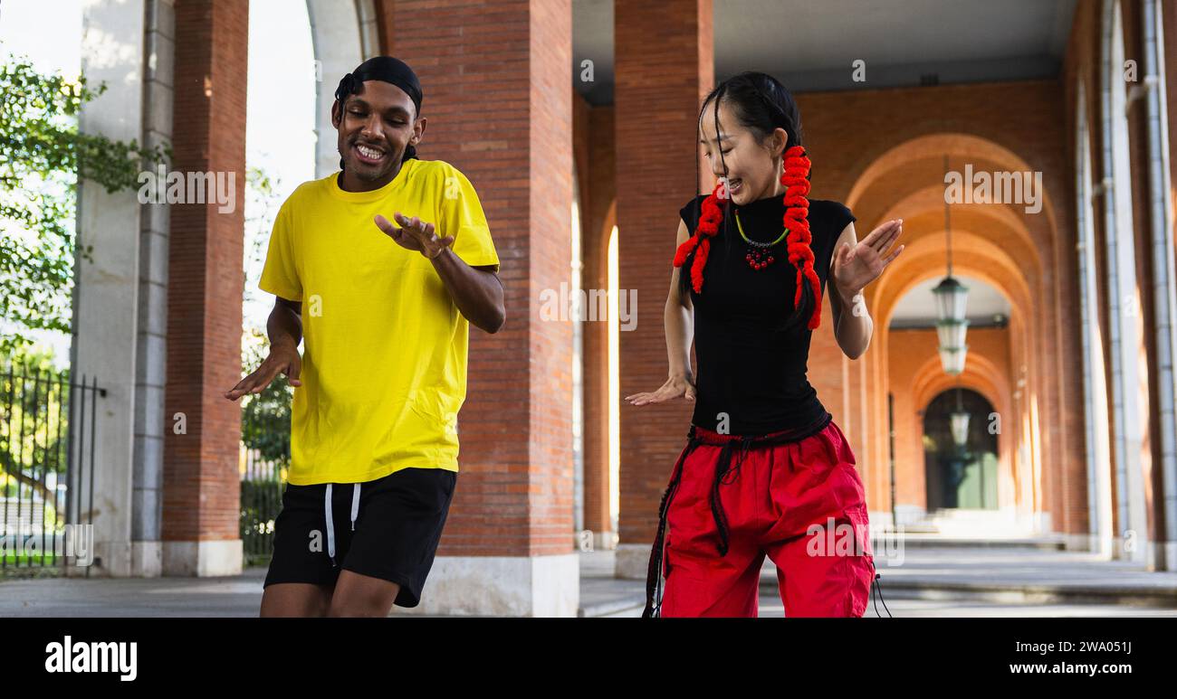 Dancers having fun hi-res stock photography and images - Alamy