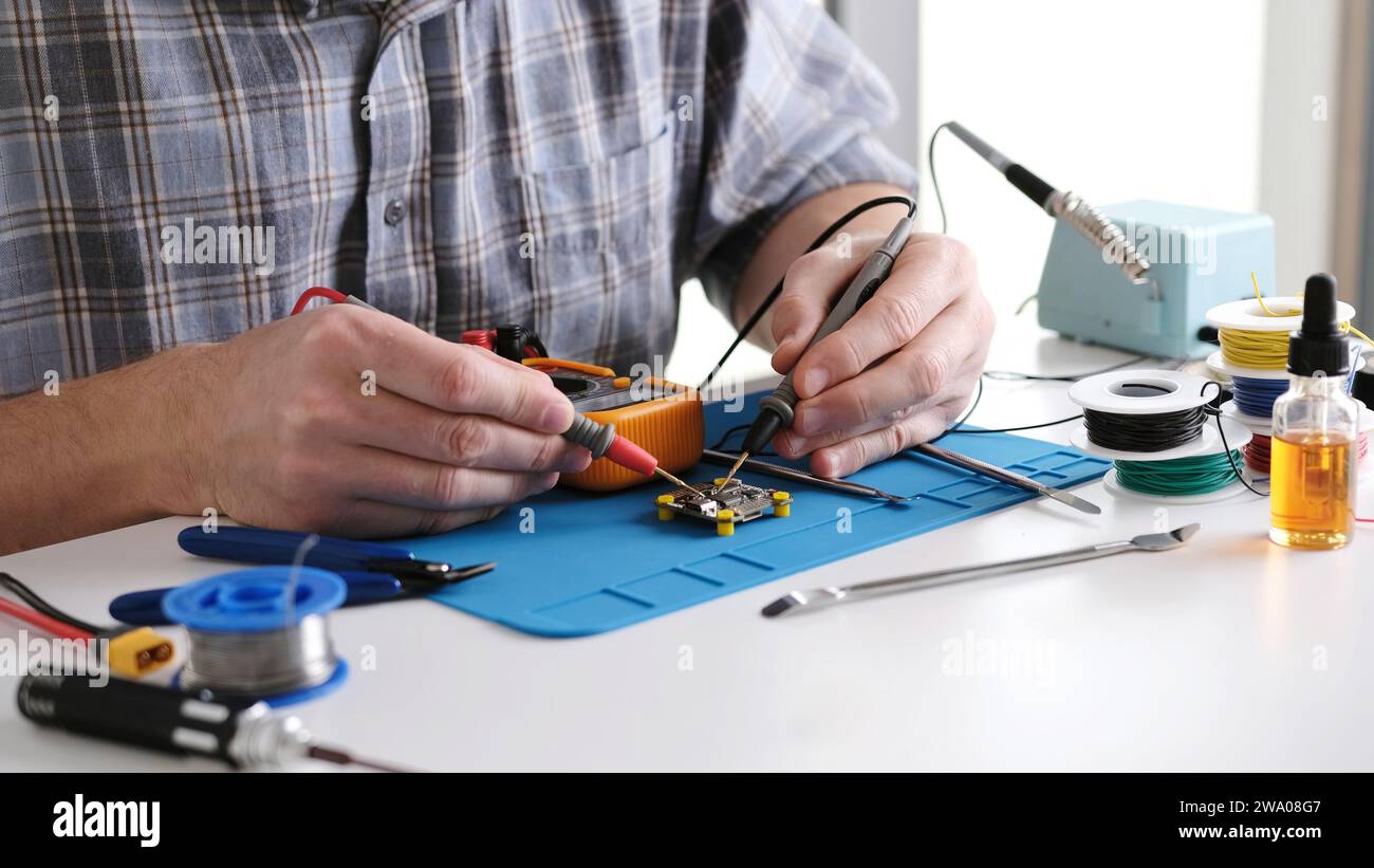 Fault measurement hi-res stock photography and images - Alamy