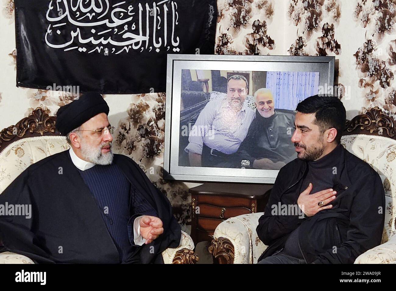 Tehran, Iran. 31st Dec, 2023. Iranian President EBRAHIM RAISI (L) meets ...