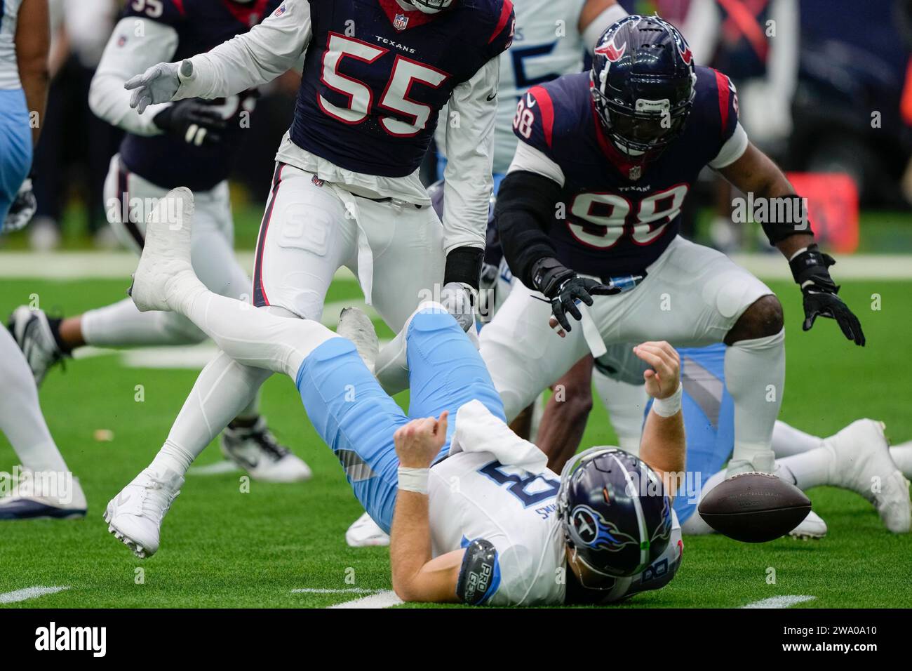 Houston Texans defensive tackle Sheldon Rankins (98) recovers fumble to ...