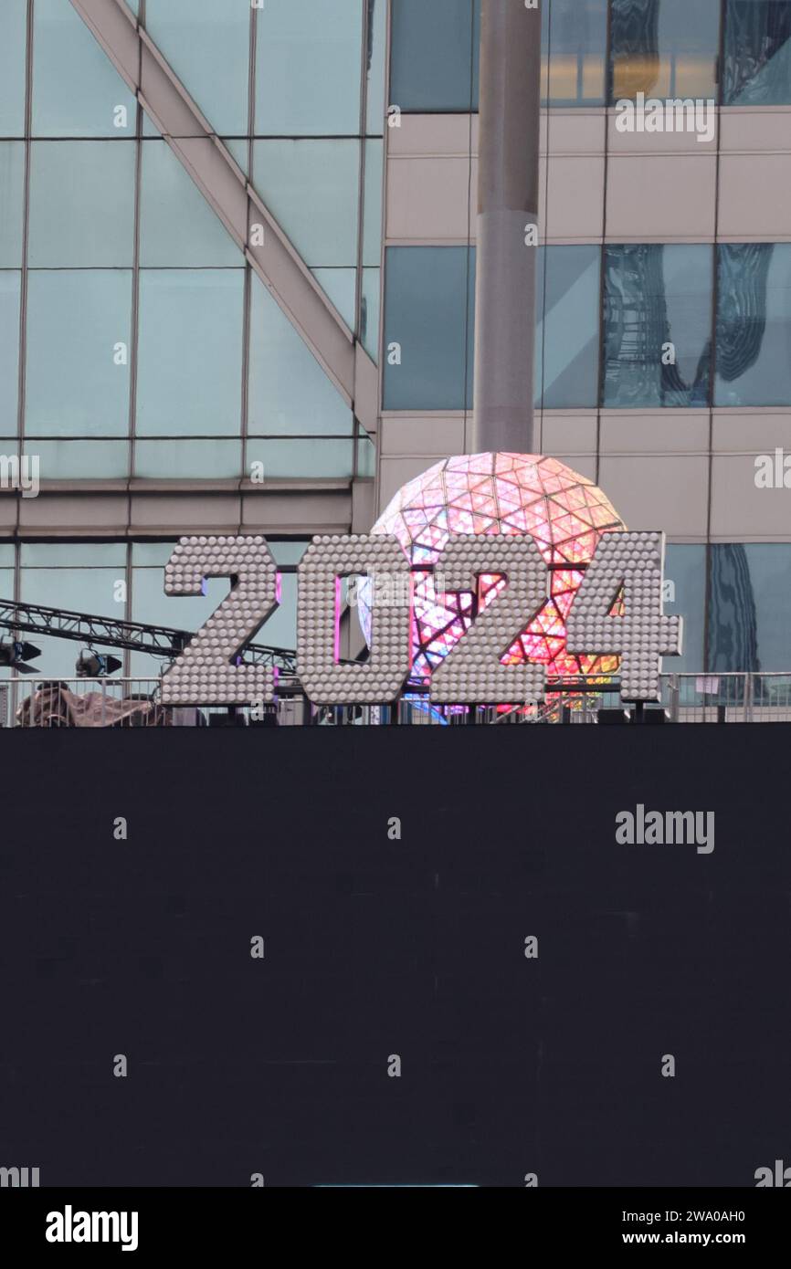 New York, United States. 31st Dec, 2023. A sign with the 2024 numerals ...