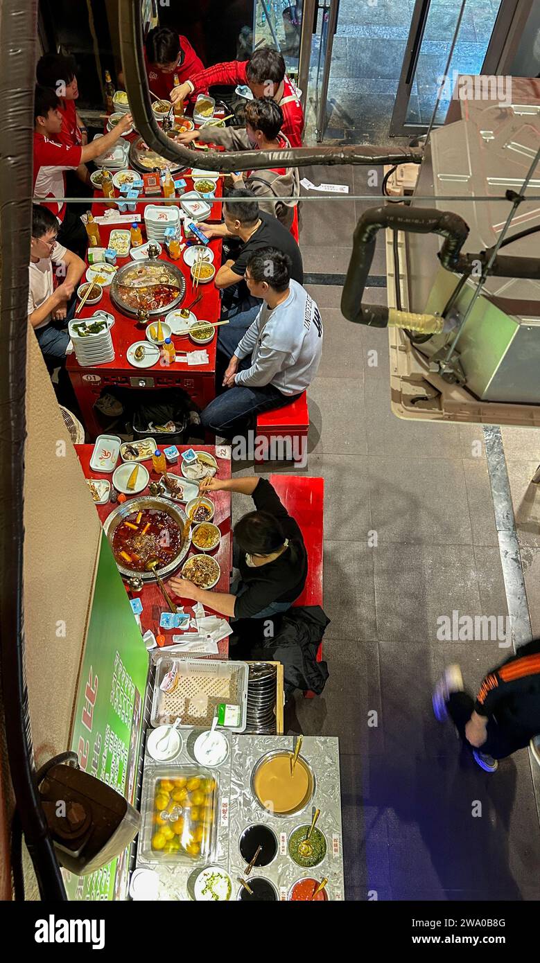 Chinese restaurant table hi-res stock photography and images - Alamy
