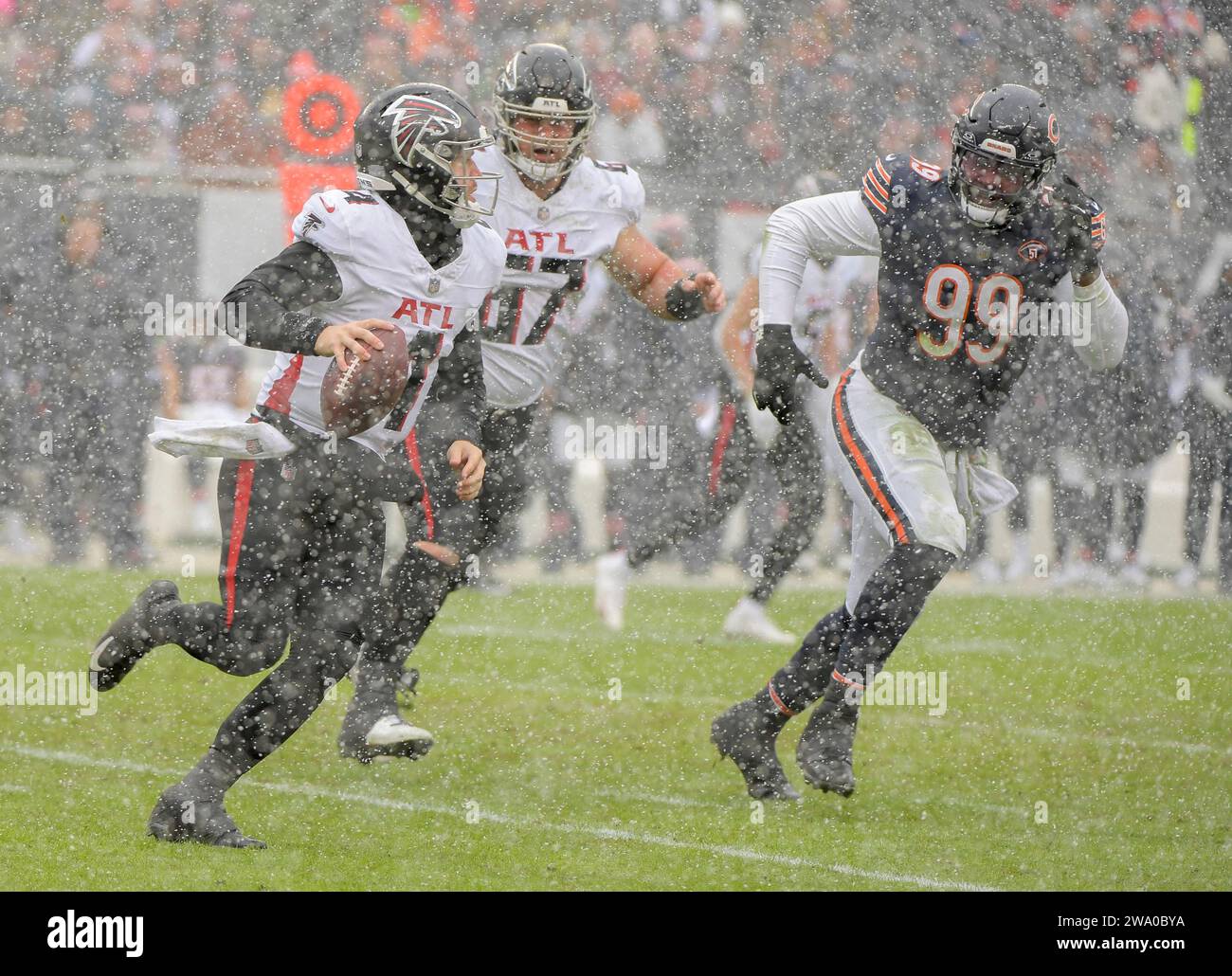 Chicago, United States. 31st Dec, 2023. Atlanta Falcons quarterback ...