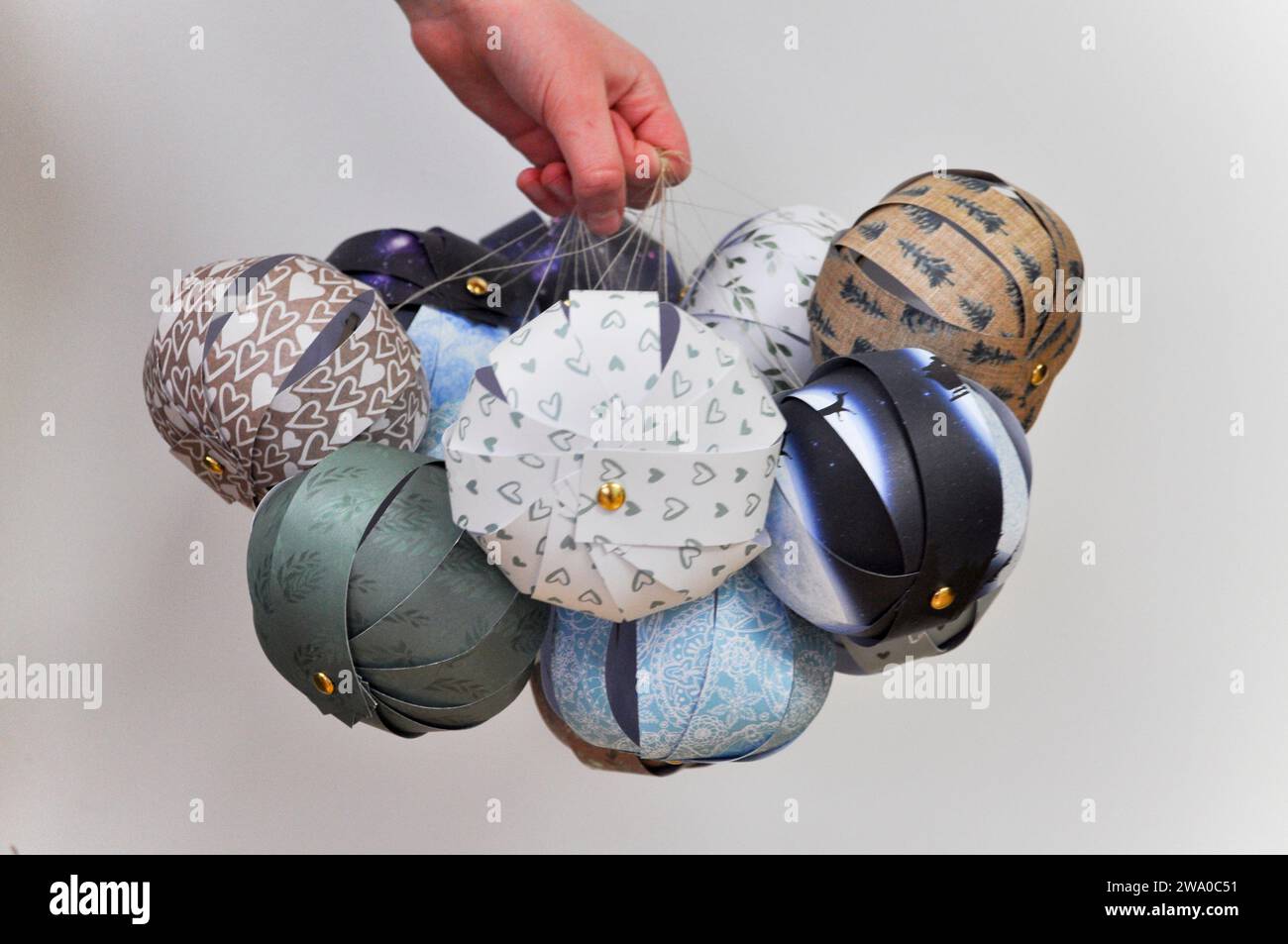 Collection of diy paper baubles hi-res stock photography and images - Alamy
