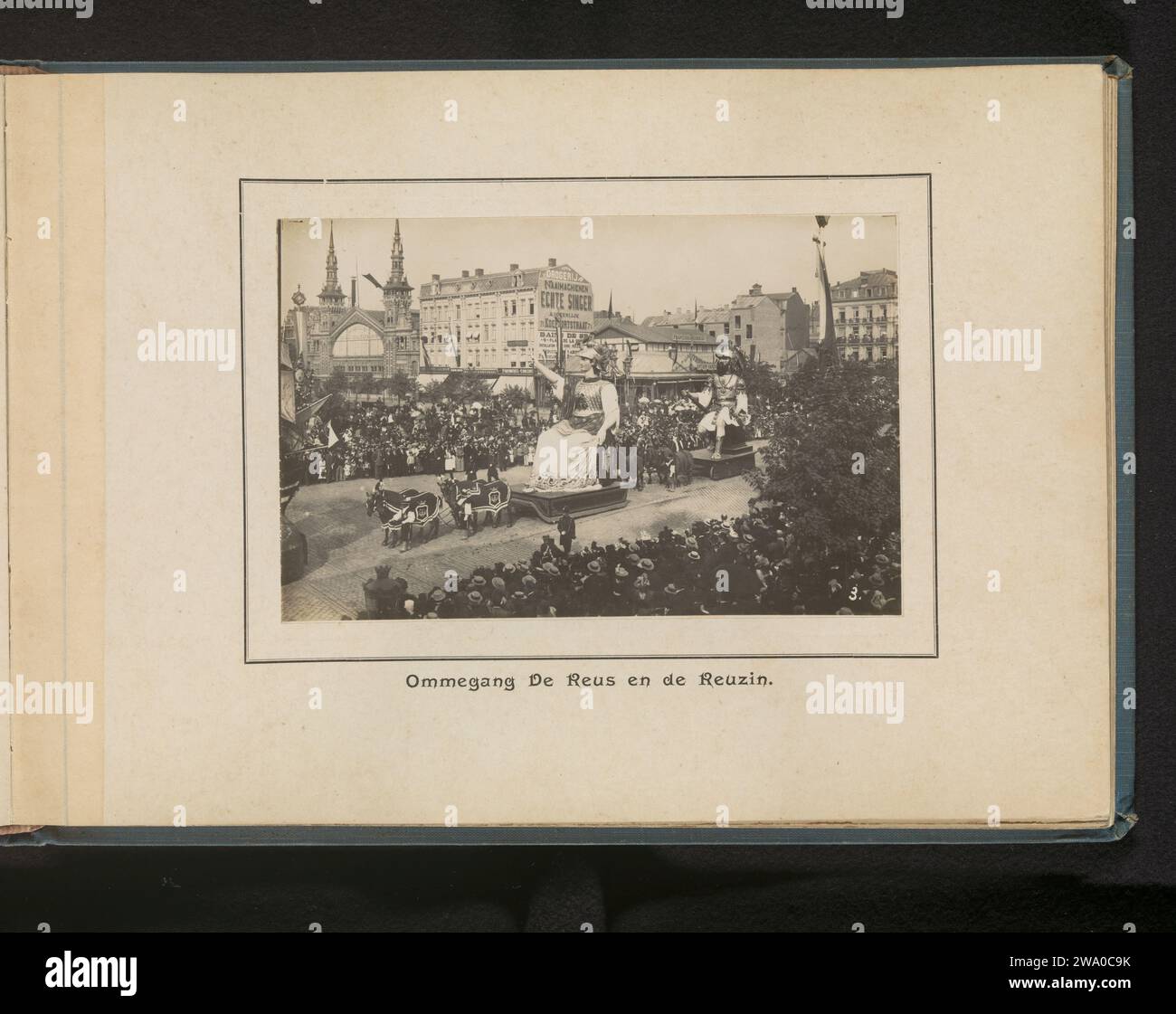 Giant and giantess hi-res stock photography and images - Alamy