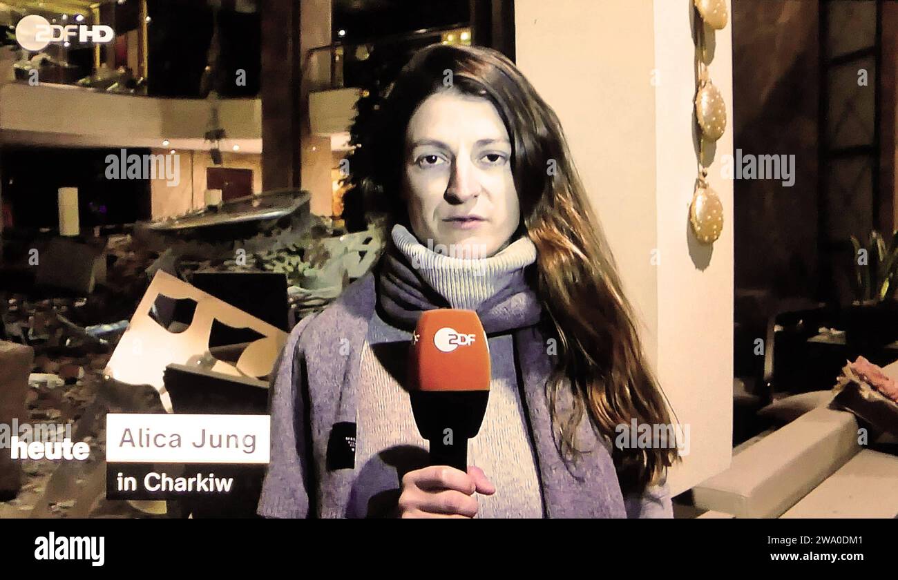 Alica Jung in Charkiw Ukraine für das ZDF am 31.12.2023 *** Alica Jung ...