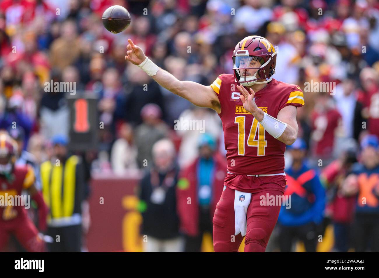 Landover, MD, USA. 31st Dec, 2023. Washington Commanders quarterback ...