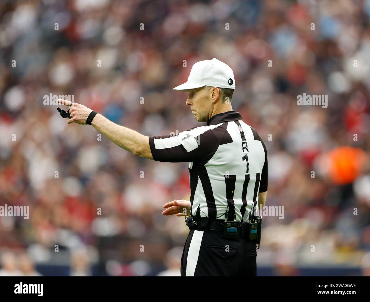 Houston, Texas, USA. 31st Dec, 2023.December 31, 2023: Referee Scott ...