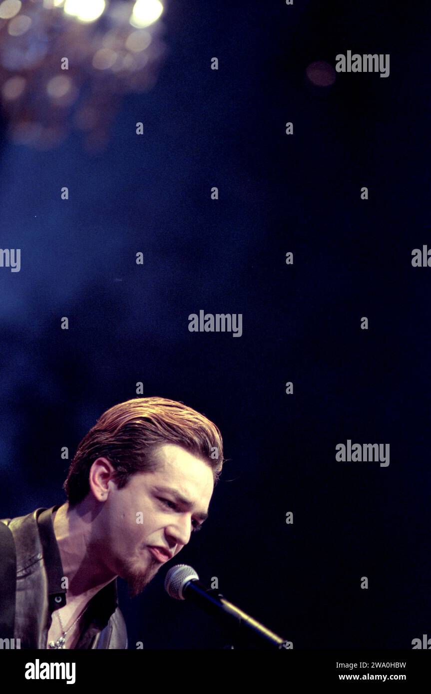 Cantante batterista hi-res stock photography and images - Alamy