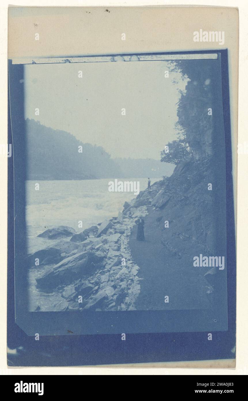 Cyanotype woman hi-res stock photography and images - Alamy