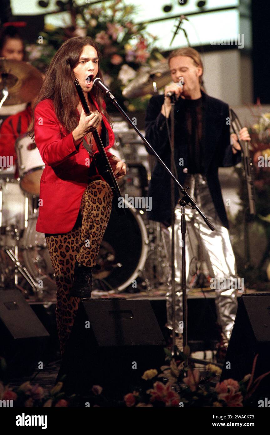 Sanremo Italy 1994-11-15 : The Bluvertigo,Italian Band, Morgan, Sergio ...