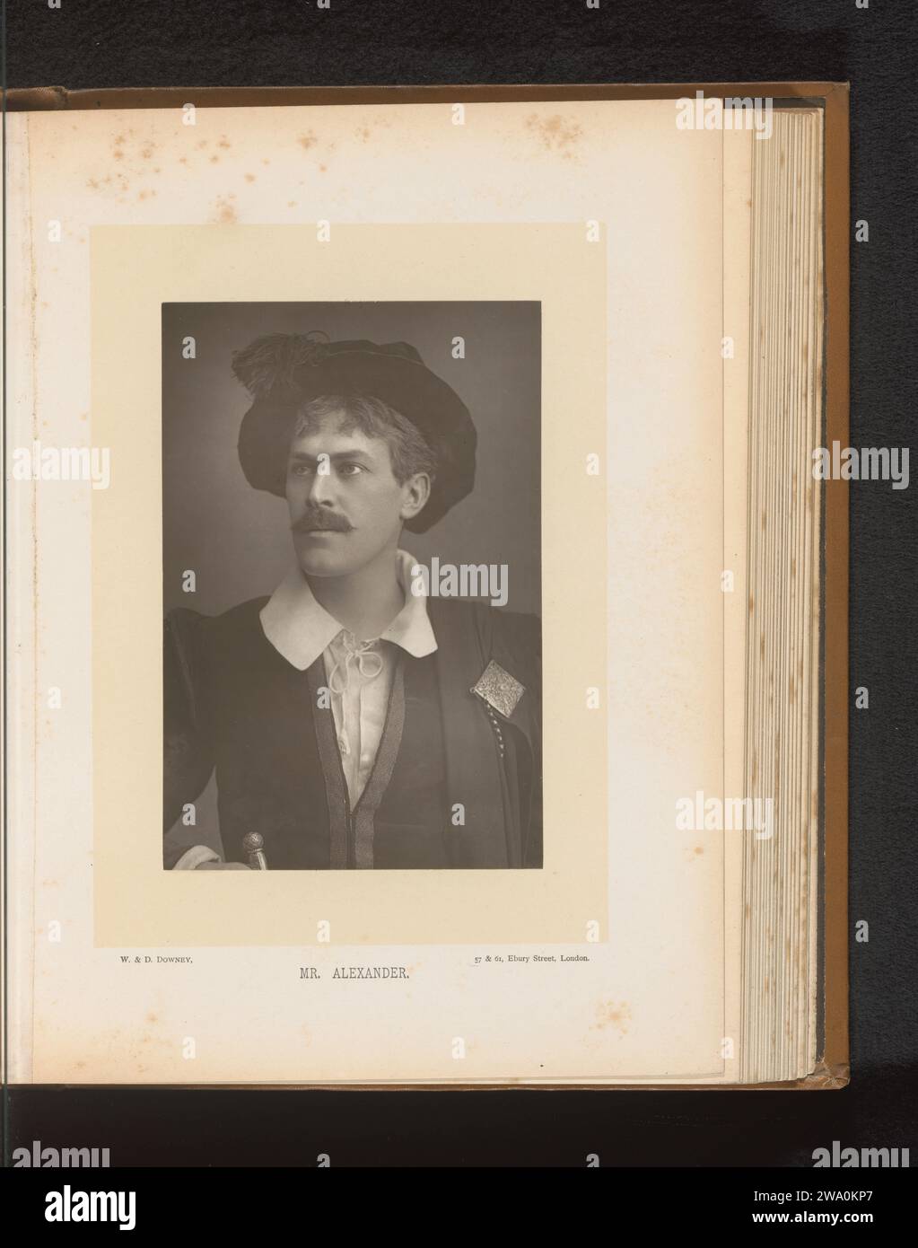 Portret van George Alexander, William & Daniel Downey, c. 1883 - in or ...