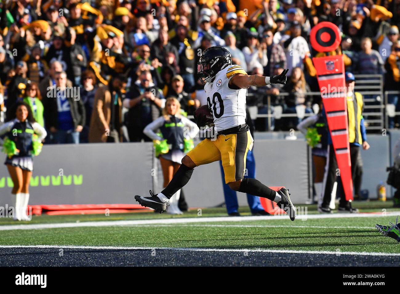 Seattle, WA, USA. 31st Dec, 2023. Pittsburgh Steelers running back ...
