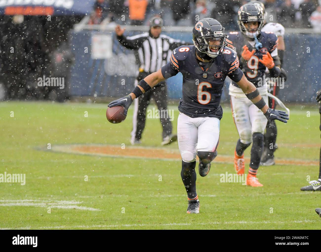 Chicago, United States. 31st Dec, 2023. Chicago Bears cornerback Kyler ...