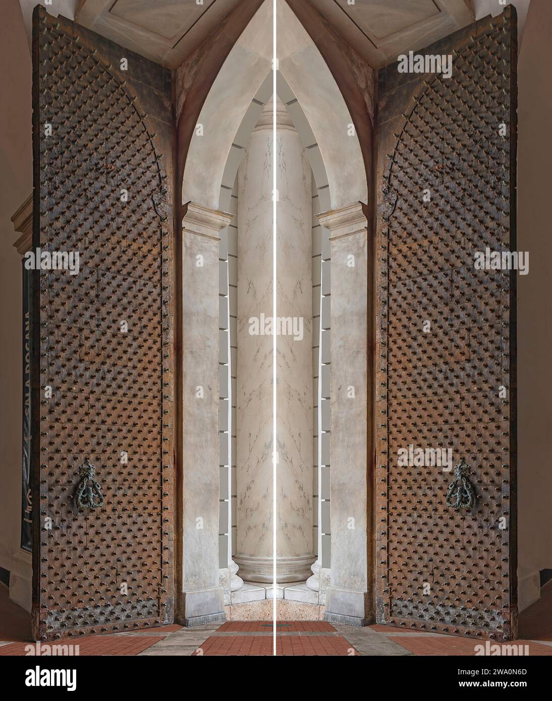 Double gates hi-res stock photography and images - Alamy