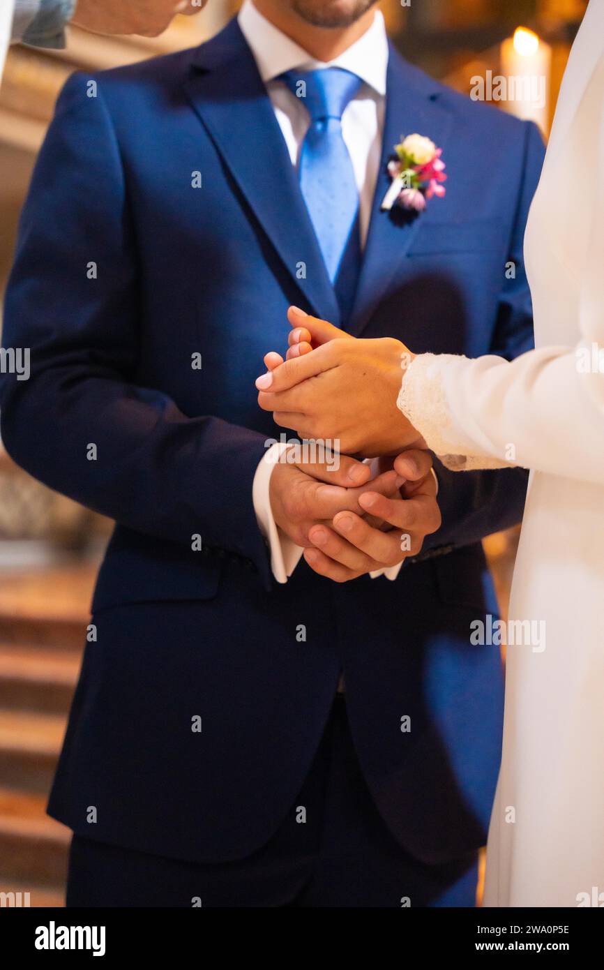 Wedding money bride hi-res stock photography and images - Alamy