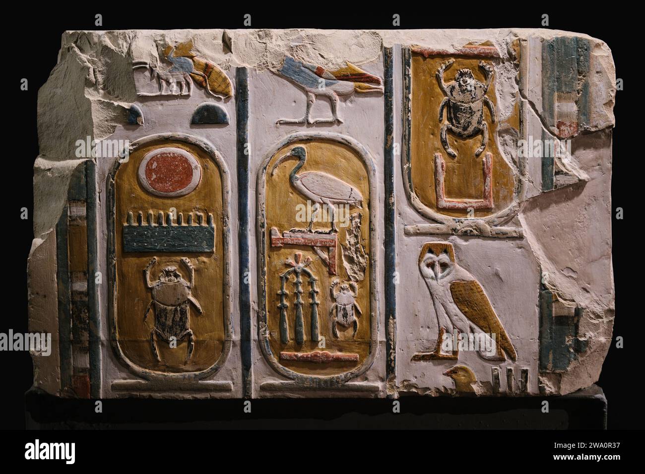 Ancient egyptian artifacts hi-res stock photography and images - Alamy