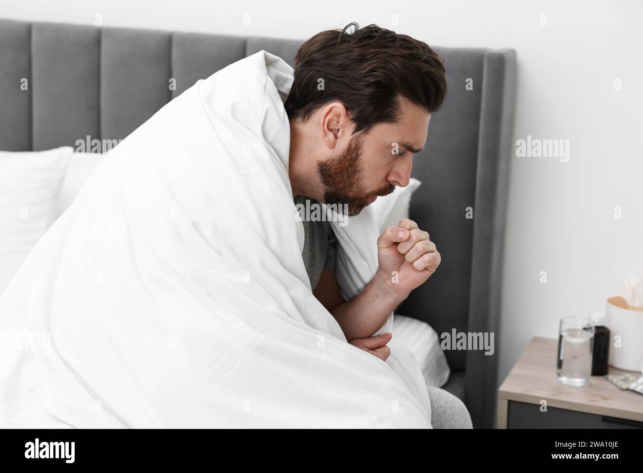 Sick male coughing symptoms bronchitis hi-res stock photography and ...