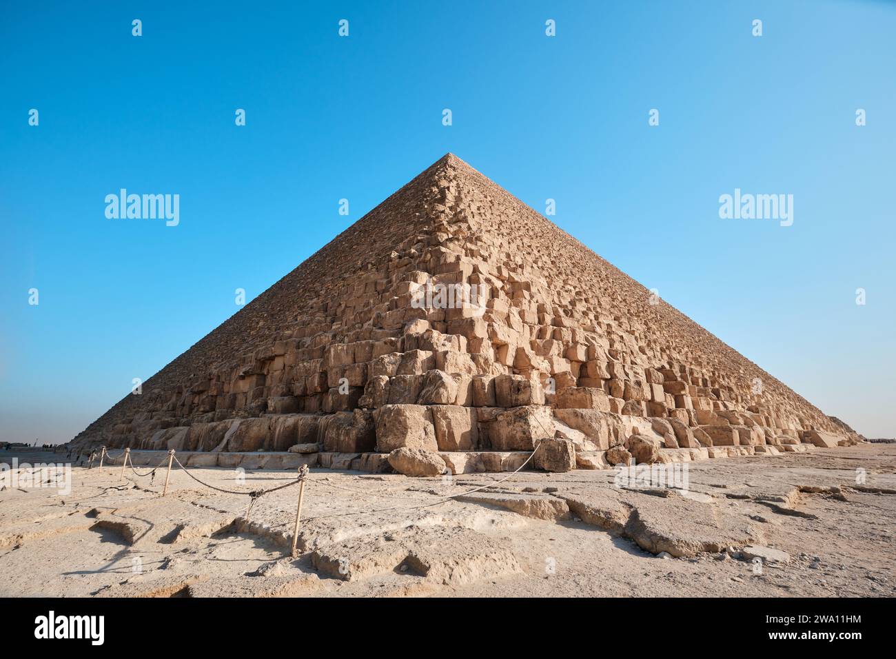 Giza, Egypt - December 24 2023: The Great Pyramid Khufu (Pyramid of ...