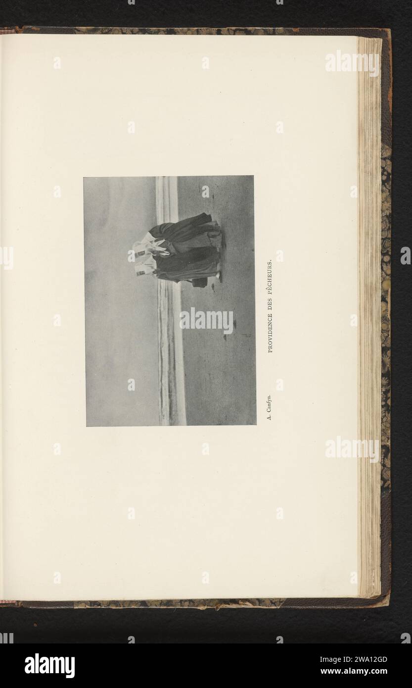 Nuns on the beach hi-res stock photography and images - Alamy