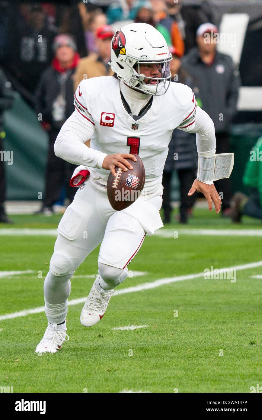 Arizona Cardinals quarterback Kyler Murray (1) in action during the NFL ...