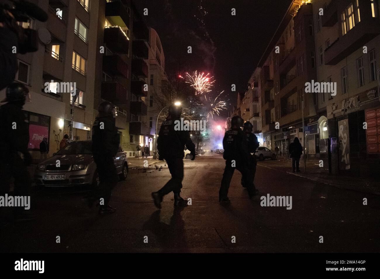 Officers cross hi-res stock photography and images - Alamy