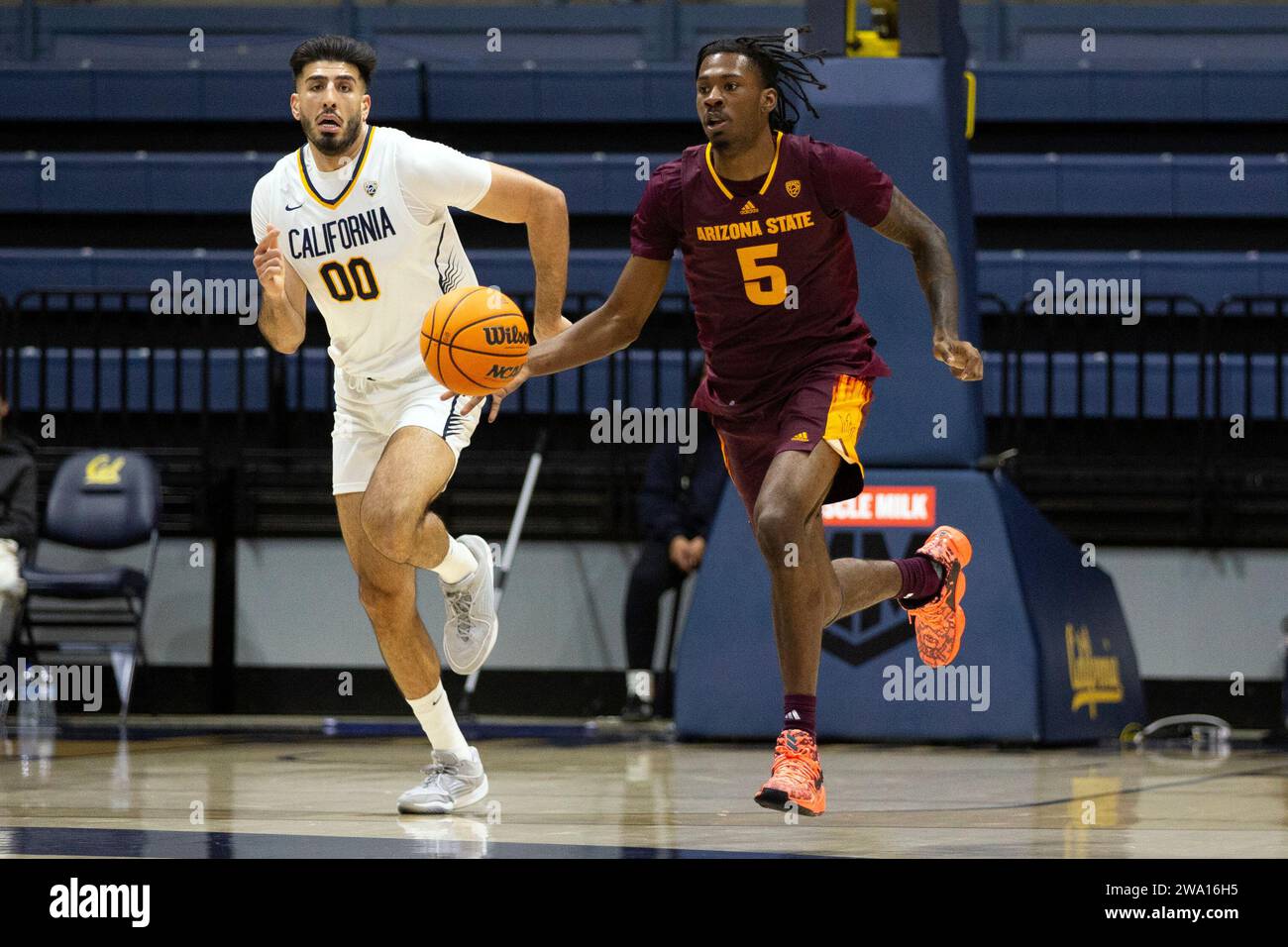 Arizona State guard Jamiya Neal (5) brings the ball up court ahead of ...