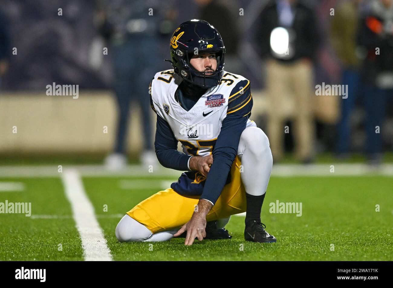 Shreveport, LA, USA. 16th Dec, 2023. California punter, Lachlan Wilson ...