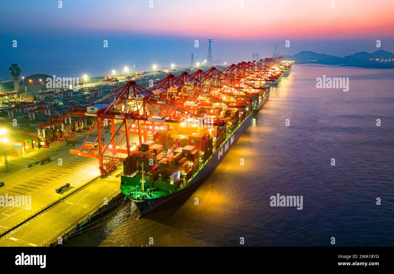 SHANGHAI, CHINA - JANUARY 1, 2024 - An ultra-large cargo ship carries ...