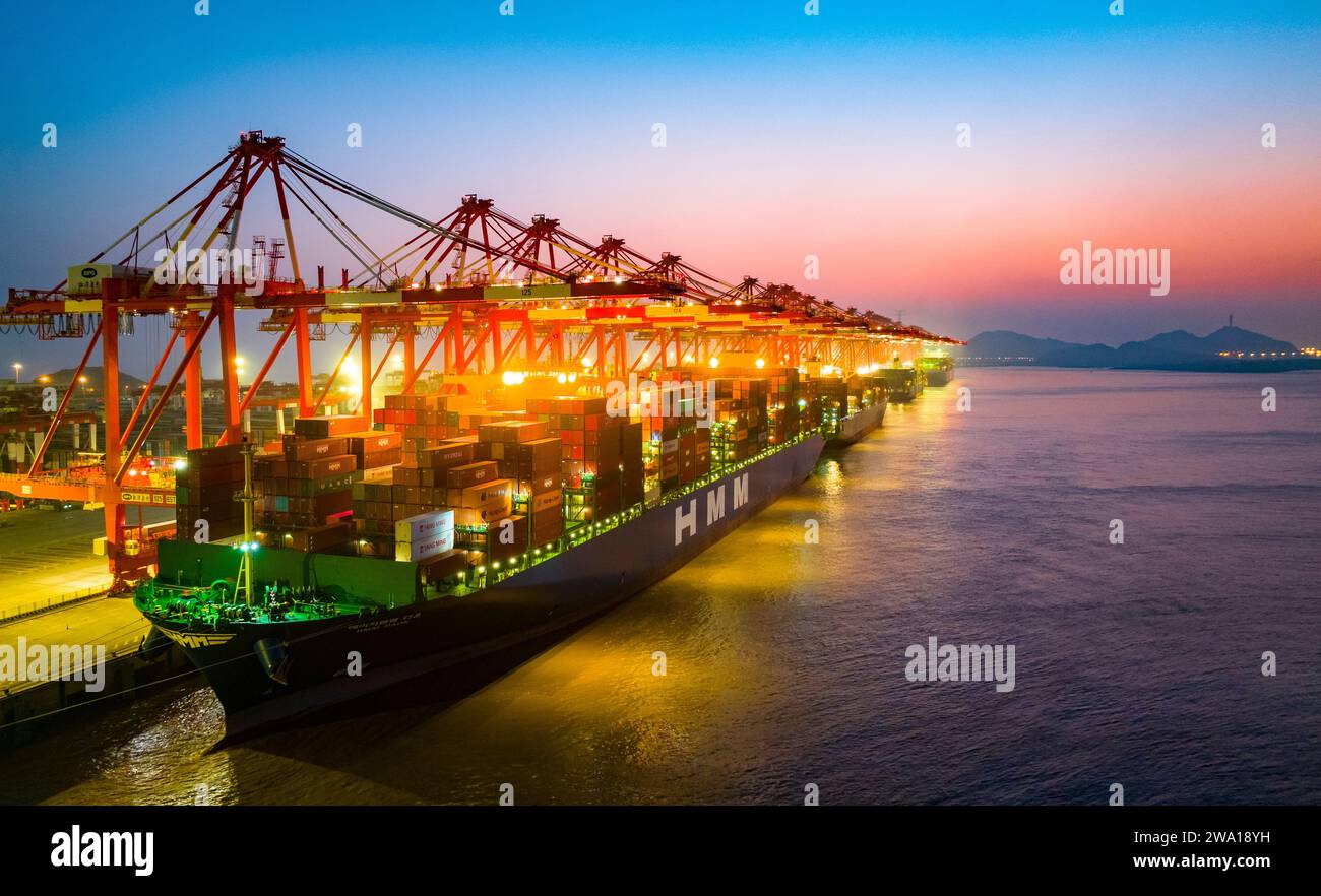 SHANGHAI, CHINA - JANUARY 1, 2024 - An ultra-large cargo ship carries ...