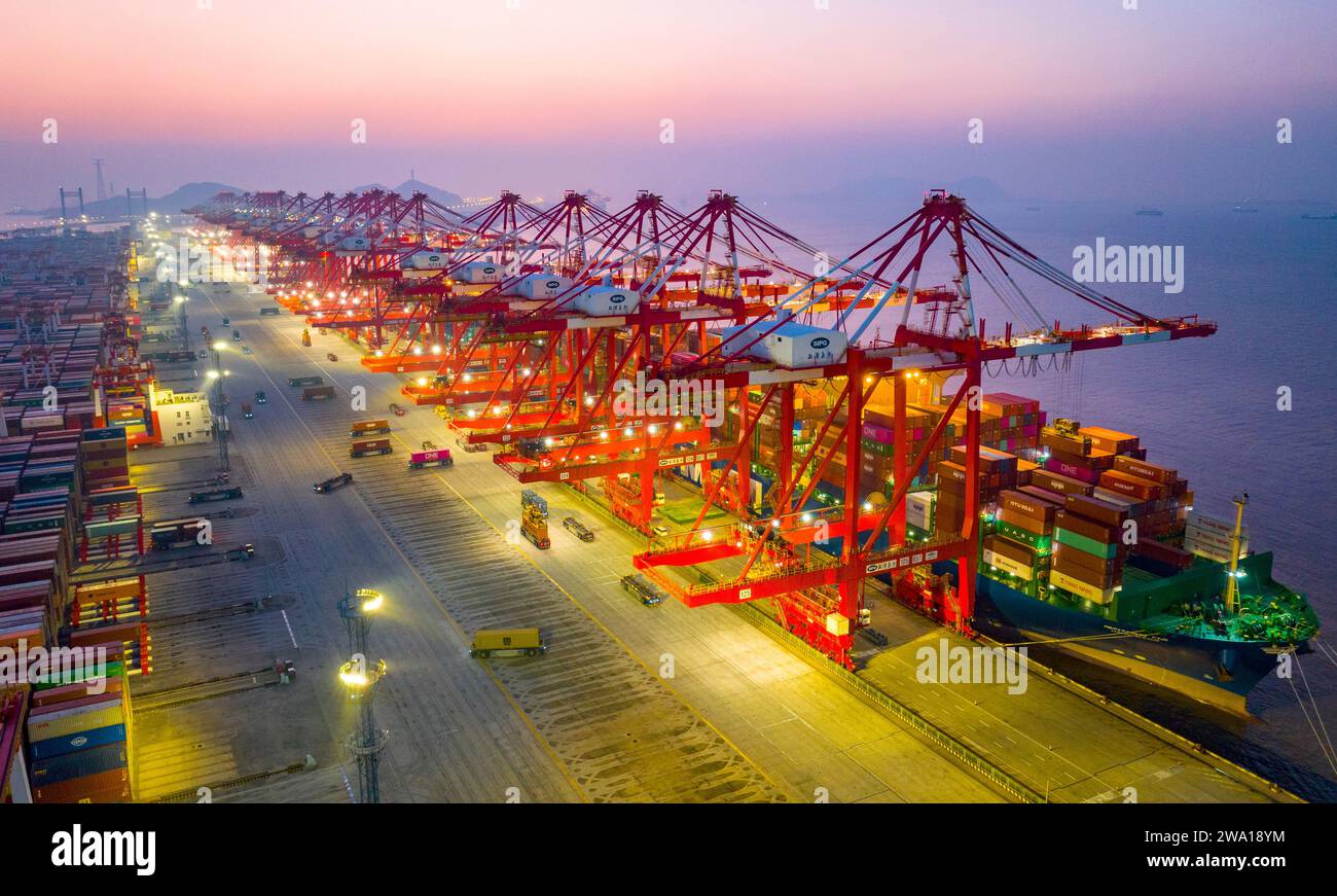 SHANGHAI, CHINA - JANUARY 1, 2024 - An ultra-large cargo ship carries ...