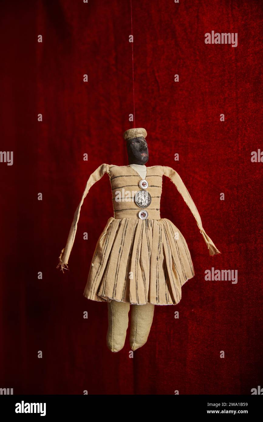 Persian red figure hi-res stock photography and images - Alamy
