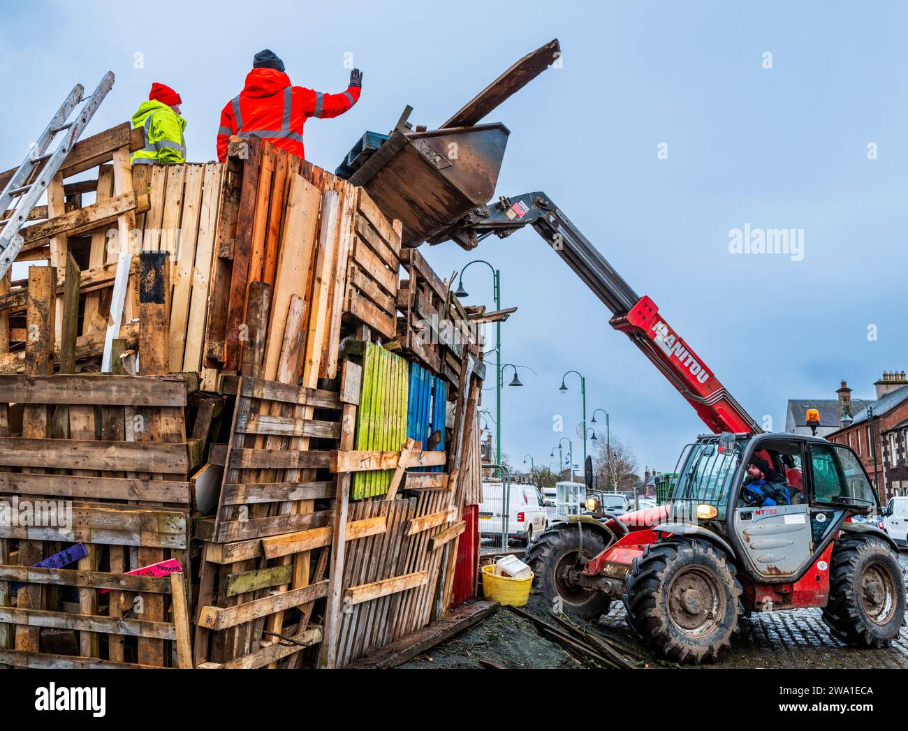 Building the traditional Biggar hogmanay bonfire in South Lanarkshire ...